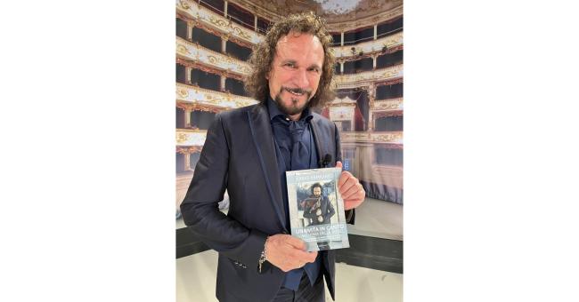 Il tenore Fabio Armiliato in un libro: UNA VITA IN CANTO: L'alchimia ...